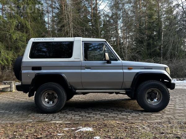 Тойота Ленд Крузер 1992 в Резекне, объемом двигателя 2.50 л и пробегом 380 тыс. км за 15000 €, фото 3 на AUTOMOTO.COM.LV