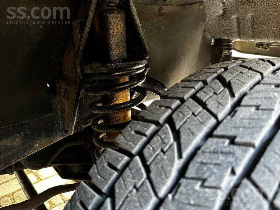 Toyota Land Cruiser 1992 Rēzekne, ar dzinēja tilpumu 2.50 L un nobraukumu 380 tūkst. km par 15000 €, foto 19 vietnē AUTOMOTO.COM.LV