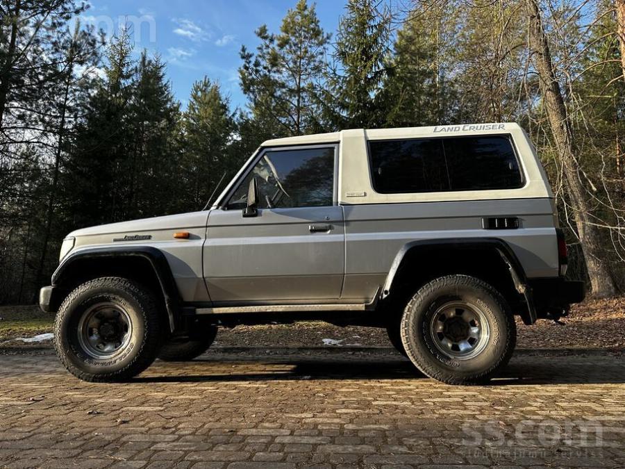 Toyota Land Cruiser 1992 Rēzekne, ar dzinēja tilpumu 2.50 L un nobraukumu 380 tūkst. km par 15000 €, foto 25 vietnē AUTOMOTO.COM.LV