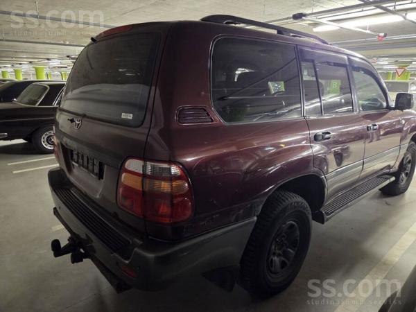 Toyota Land Cruiser 2001 in Riga, with an engine capacity of 4.20 L and mileage of 571 thousand km for 6300 €, photo 2 on AUTOMOTO.COM.LV