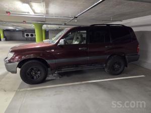 Toyota Land Cruiser 2001 in Riga, with an engine capacity of 4.20 L and mileage of 571 thousand km for 6300 €, photo 4 on AUTOMOTO.COM.LV