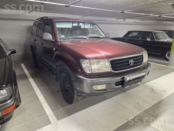 Toyota Land Cruiser 2001 in Riga, with an engine capacity of 4.20 L and mileage of 571 thousand km for 6300 €, photo 5 on AUTOMOTO.COM.LV