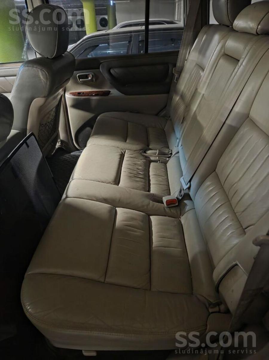Toyota Land Cruiser 2001 in Riga, with an engine capacity of 4.20 L and mileage of 571 thousand km for 6300 €, photo 7 on AUTOMOTO.COM.LV