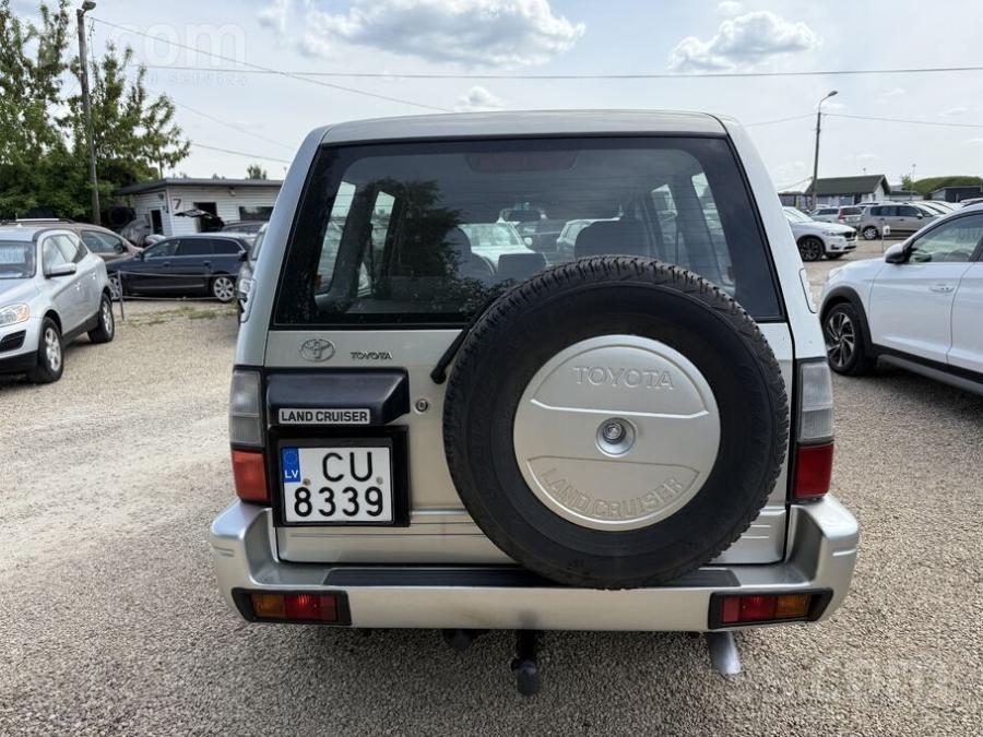 Toyota Land Cruiser 2002 Rīga, ar dzinēja tilpumu 3.00 L un nobraukumu 351 tūkst. km par 6999 €, foto 23 vietnē AUTOMOTO.COM.LV