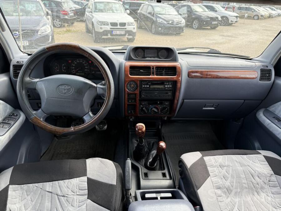 Toyota Land Cruiser 2002 Rīga, ar dzinēja tilpumu 3.00 L un nobraukumu 351 tūkst. km par 6999 €, foto 31 vietnē AUTOMOTO.COM.LV