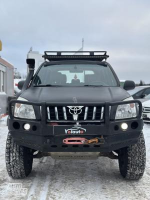 Toyota Land Cruiser 2003 in Pabrade, with an engine capacity of 3.00 L and mileage of 250 thousand km for 11999 €, photo 3 on AUTOMOTO.COM.LV