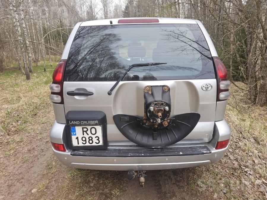Toyota Land Cruiser 2003 Valka, ar dzinēja tilpumu 3.00 L un nobraukumu 380 tūkst. km par 3999 €, foto 5 vietnē AUTOMOTO.COM.LV