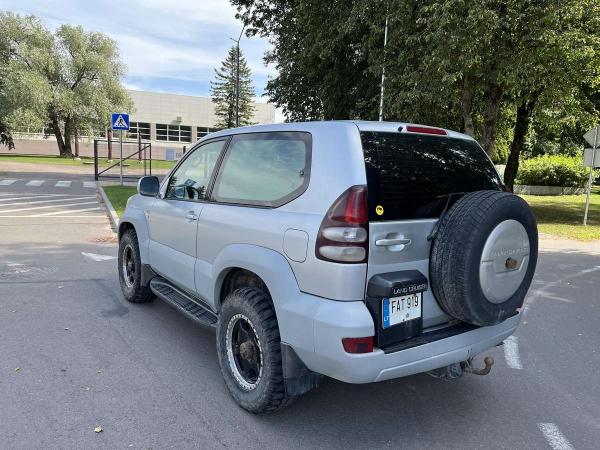 Тойота Ленд Крузер 2003 в Укмерге на AUTOMOTO.COM.LV Тойота Ленд Крузер 2003 в Укмерге, объемом двигателя 2.98 л и пробегом 372 тыс. км за 5500 €, фото 5 на AUTOMOTO.COM.LV