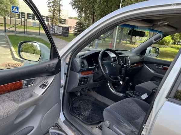 Тойота Ленд Крузер 2003 в Укмерге на AUTOMOTO.COM.LV Тойота Ленд Крузер 2003 в Укмерге, объемом двигателя 2.98 л и пробегом 372 тыс. км за 5500 €, фото 10 на AUTOMOTO.COM.LV