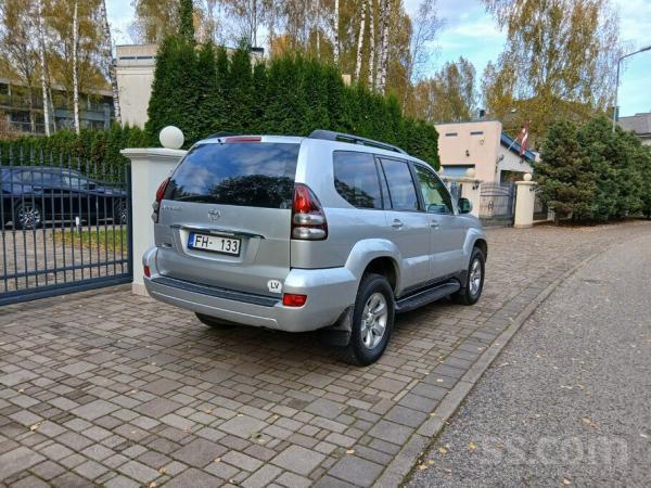 Toyota Land Cruiser 2004 Rīga, ar dzinēja tilpumu 3.00 L un nobraukumu 287 tūkst. km par 7999 €, foto 4 vietnē AUTOMOTO.COM.LV