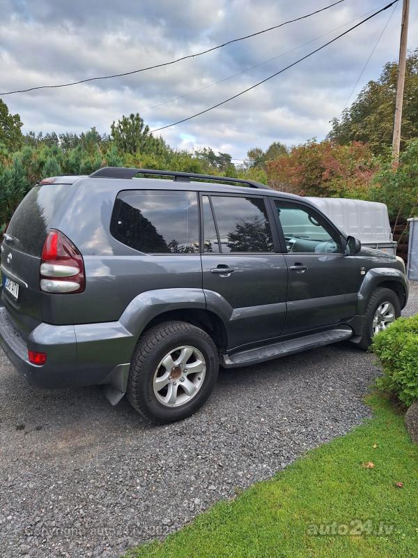 Toyota Land Cruiser 2004 in Tallinn, with an engine capacity of 3.00 L and mileage of 330 thousand km for 5700 €, photo 1 on AUTOMOTO.COM.LV