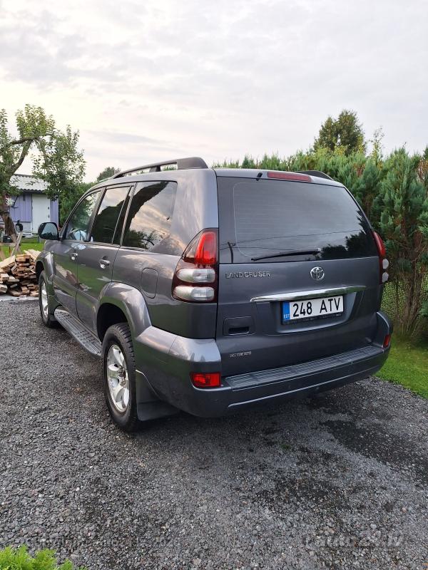 Toyota Land Cruiser 2004 in Tallinn, with an engine capacity of 3.00 L and mileage of 330 thousand km for 5700 €, photo 2 on AUTOMOTO.COM.LV