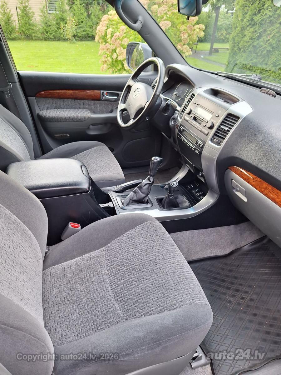 Toyota Land Cruiser 2004 Tallina, ar dzinēja tilpumu 3.00 L un nobraukumu 330 tūkst. km par 5700 €, foto 4 vietnē AUTOMOTO.COM.LV
