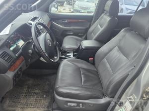 Toyota Land Cruiser 2004 in Riga, with an engine capacity of 3.00 L and mileage of 256 thousand km for 12000 €, photo 7 on AUTOMOTO.COM.LV