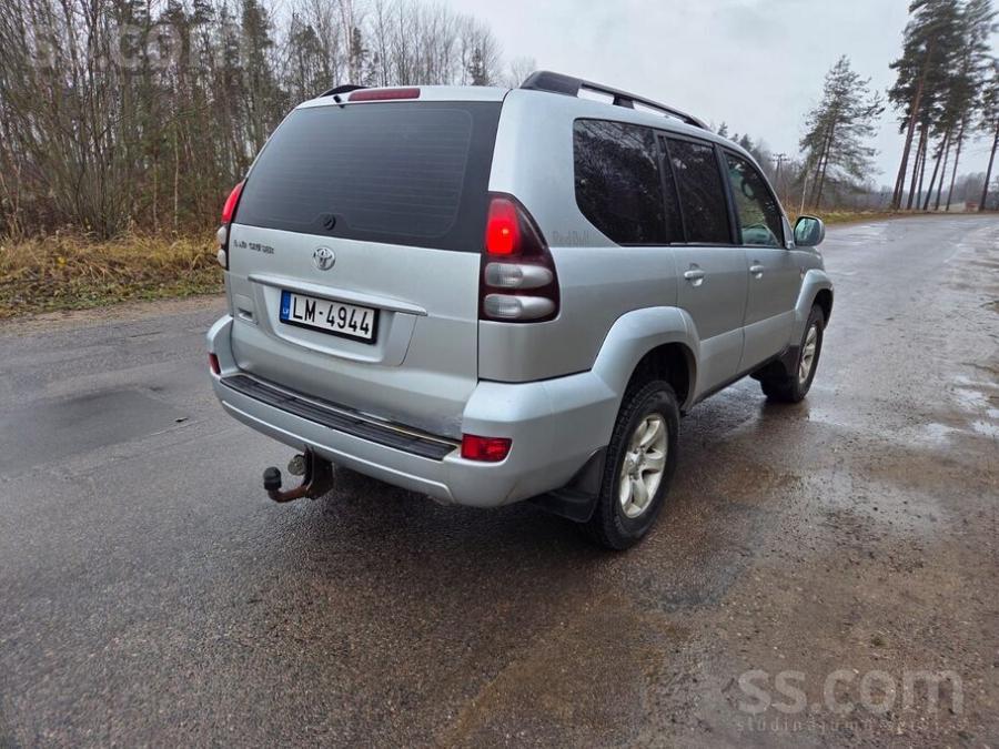Toyota Land Cruiser 2005 Valmiera, ar dzinēja tilpumu 3.00 L un nobraukumu 0 tūkst. km par 7250 €, foto 2 vietnē AUTOMOTO.COM.LV