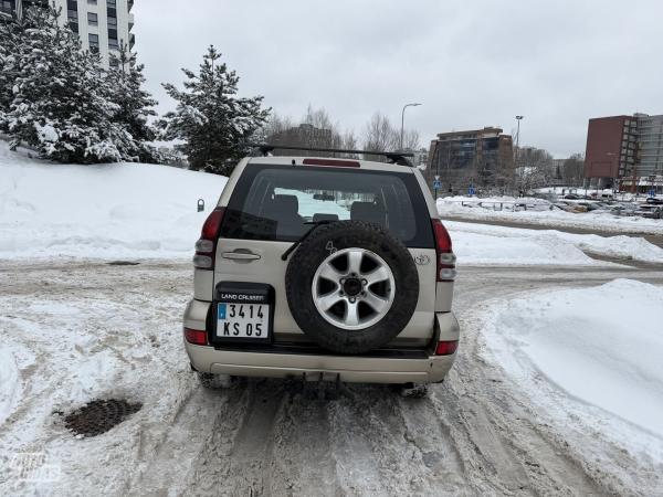Toyota Land Cruiser 2005 in Vilnius, with an engine capacity of 3.00 L and mileage of 290 thousand km for 7000 €, photo 4 on AUTOMOTO.COM.LV