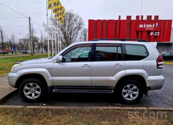 Toyota Land Cruiser 2006 Rīga, ar dzinēja tilpumu 3.00 L un nobraukumu 238 tūkst. km par 8499 €, foto 4 vietnē AUTOMOTO.COM.LV