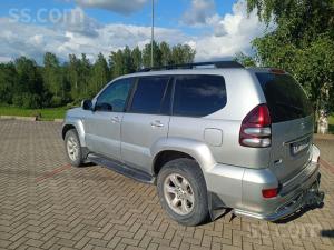 Toyota Land Cruiser 2006 in Aizkraukle, with an engine capacity of 3.00 L and mileage of 332 thousand km for 7800 €, photo 3 on AUTOMOTO.COM.LV
