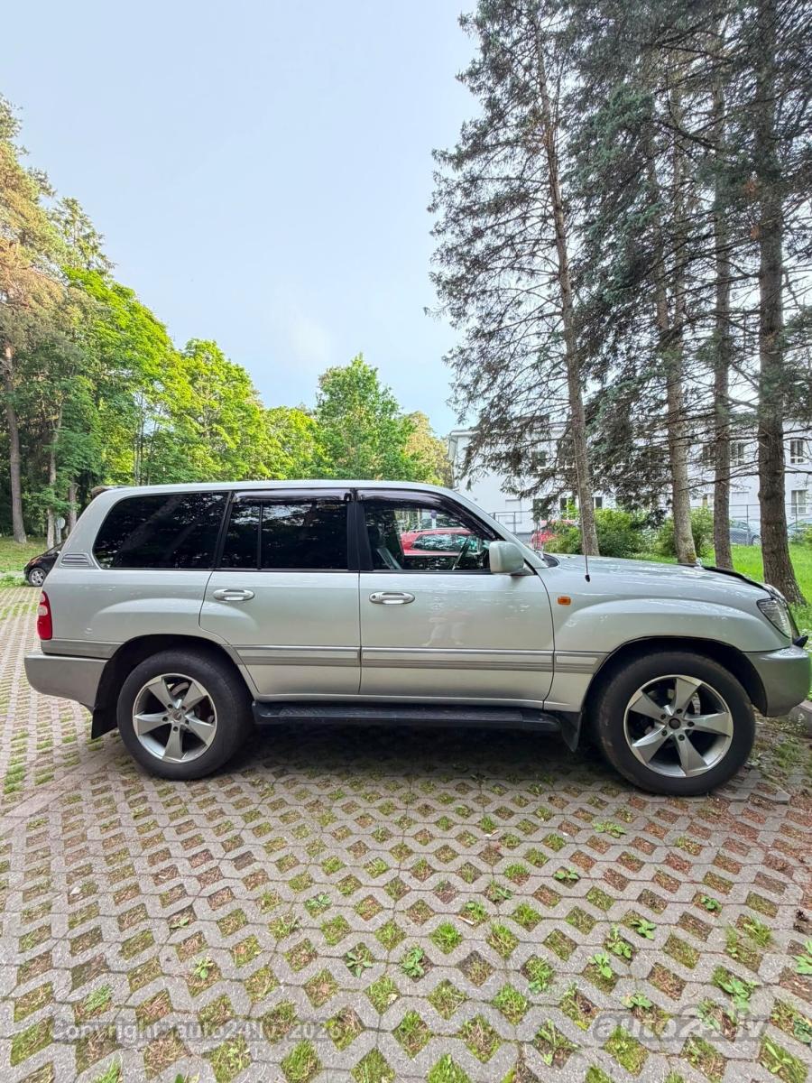 Toyota Land Cruiser 2006 Tallina, ar dzinēja tilpumu 4.20 L un nobraukumu 0 tūkst. km par 19000 €, foto 3 vietnē AUTOMOTO.COM.LV