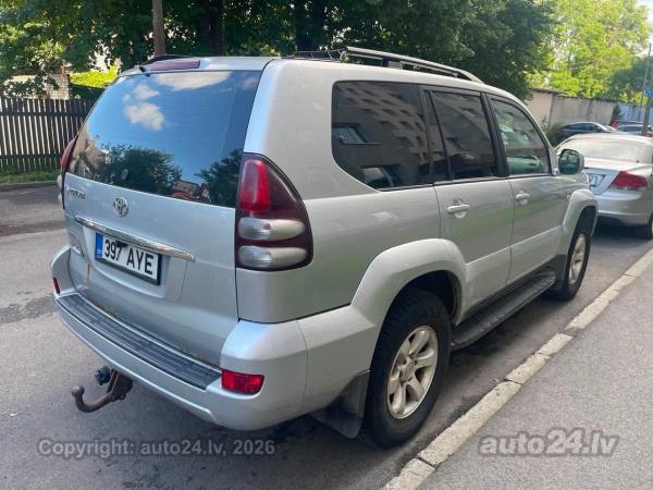 Toyota Land Cruiser 2006 Tallina, ar dzinēja tilpumu 3.00 L un nobraukumu 444 tūkst. km par 6000 €, foto 4 vietnē AUTOMOTO.COM.LV