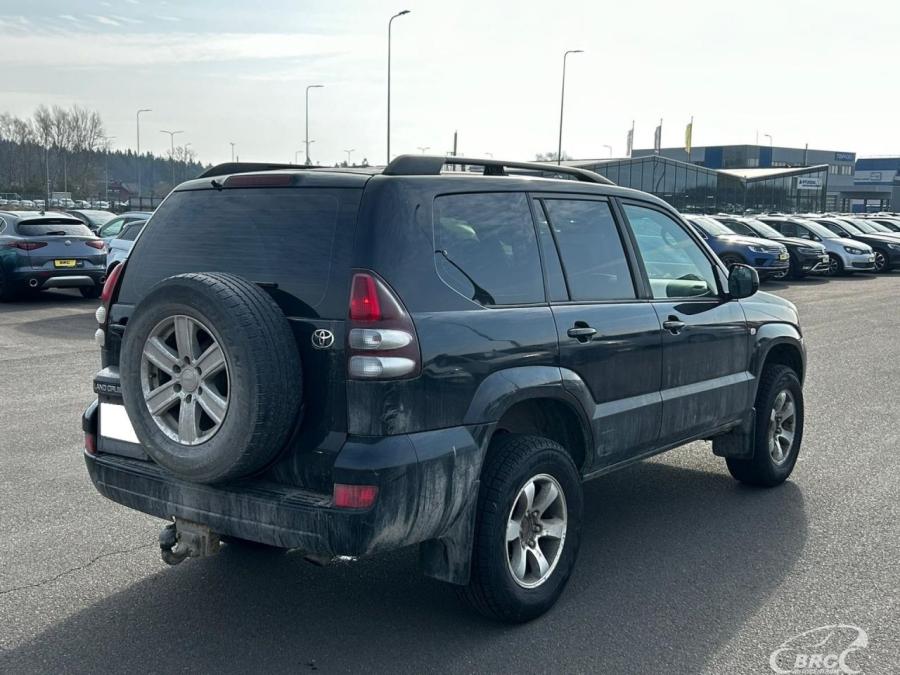 Toyota Land Cruiser 2007 Viļņa, ar dzinēja tilpumu 2.98 L un nobraukumu 417 tūkst. km par 5900 €, foto 2 vietnē AUTOMOTO.COM.LV