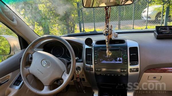Toyota Land Cruiser 2007 in Jurmala, with an engine capacity of 3.00 L and mileage of 525 thousand km for 8499 €, photo 4 on AUTOMOTO.COM.LV