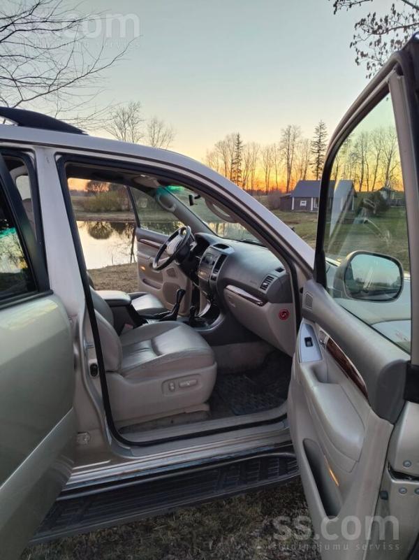 Toyota Land Cruiser 2008 Preiļi, ar dzinēja tilpumu 3.00 L un nobraukumu 270 tūkst. km par 10500 €, foto 7 vietnē AUTOMOTO.COM.LV