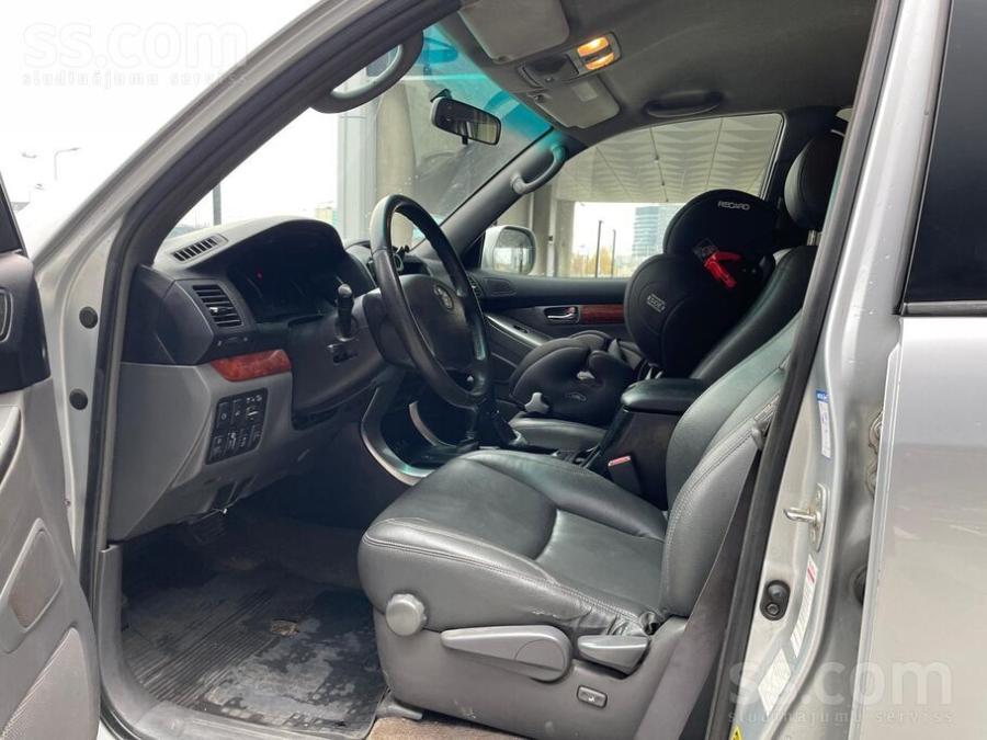 Toyota Land Cruiser 2008 Rīga, ar dzinēja tilpumu 3.00 L un nobraukumu 459 tūkst. km par 7500 €, foto 8 vietnē AUTOMOTO.COM.LV