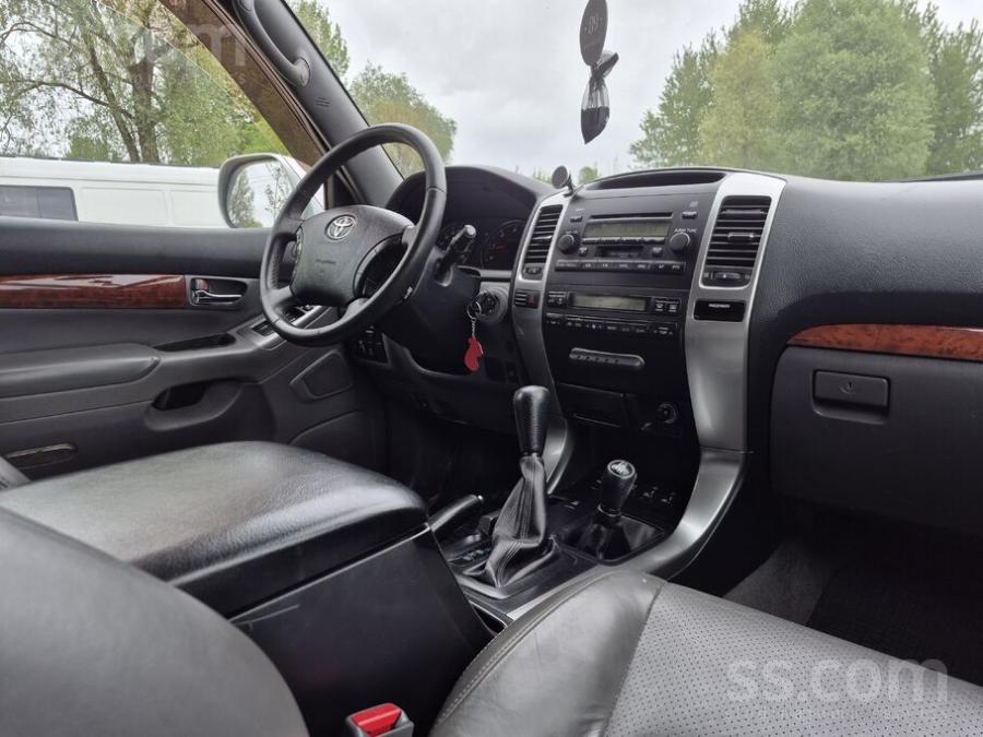 Toyota Land Cruiser 2008 Rīga, ar dzinēja tilpumu 3.00 L un nobraukumu 0 tūkst. km par 8990 €, foto 13 vietnē AUTOMOTO.COM.LV