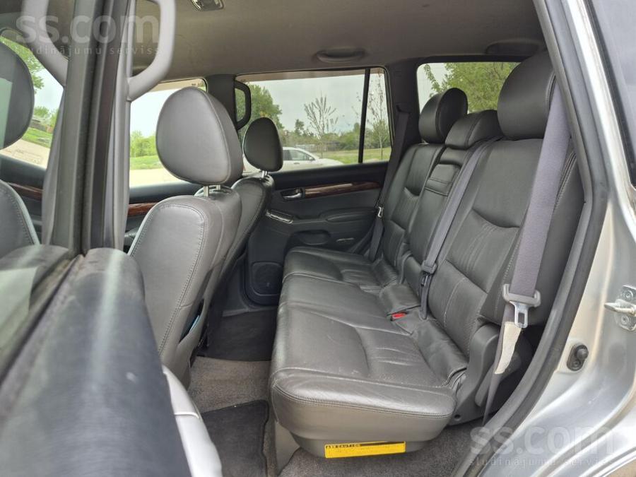 Toyota Land Cruiser 2008 Rīga, ar dzinēja tilpumu 3.00 L un nobraukumu 0 tūkst. km par 8990 €, foto 14 vietnē AUTOMOTO.COM.LV
