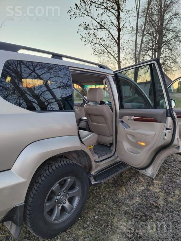 Toyota Land Cruiser 2008 in Preili, with an engine capacity of 3.00 L and mileage of 270 thousand km for 9000 €, photo 6 on AUTOMOTO.COM.LV