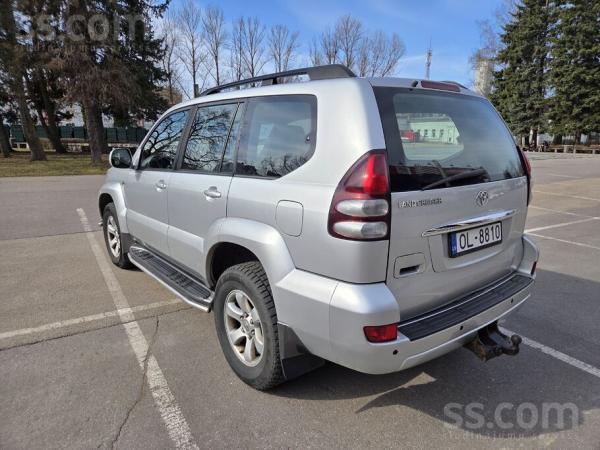 Toyota Land Cruiser 2009 Rīga, ar dzinēja tilpumu 3.00 L un nobraukumu 241 tūkst. km par 12000 €, foto 4 vietnē AUTOMOTO.COM.LV