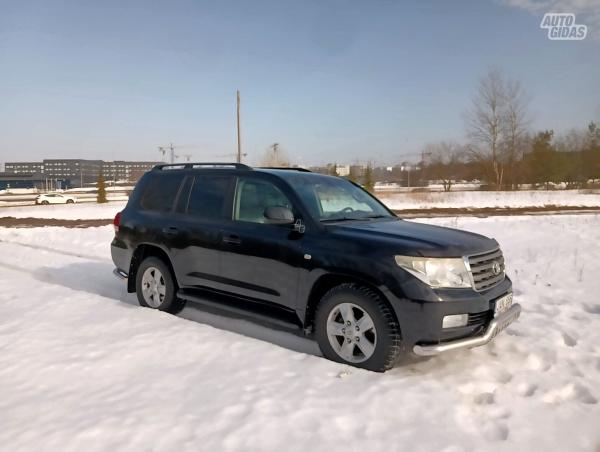 Toyota Land Cruiser 2010 in Vilnius, with an engine capacity of 4.50 L and mileage of 319 thousand km for 24000 €, photo 11 on AUTOMOTO.COM.LV