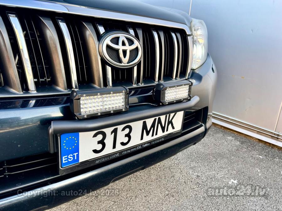 Toyota Land Cruiser 2010 Tallina, ar dzinēja tilpumu 3.00 L un nobraukumu 288 tūkst. km par 18500 €, foto 8 vietnē AUTOMOTO.COM.LV