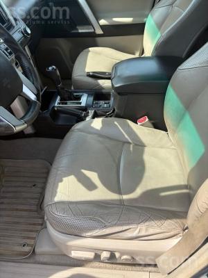 Toyota Land Cruiser 2010 Rīga, ar dzinēja tilpumu 3.00 L un nobraukumu 421 tūkst. km par 17500 €, foto 6 vietnē AUTOMOTO.COM.LV