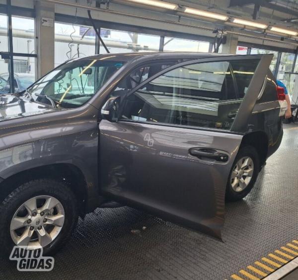 Toyota Land Cruiser 2010 Kauņa, ar dzinēja tilpumu 3.00 L un nobraukumu 268 tūkst. km par 15500 €, foto 1 vietnē AUTOMOTO.COM.LV
