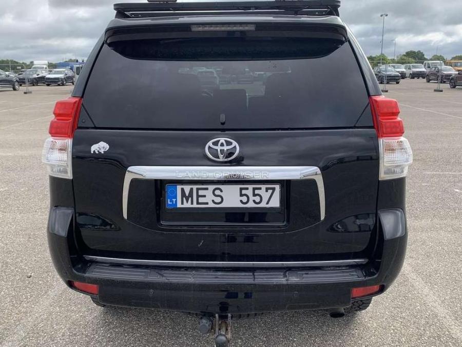 Toyota Land Cruiser 2010 in Vilnius, with an engine capacity of 2.98 L and mileage of 219 thousand km for 23990 €, photo 6 on AUTOMOTO.COM.LV
