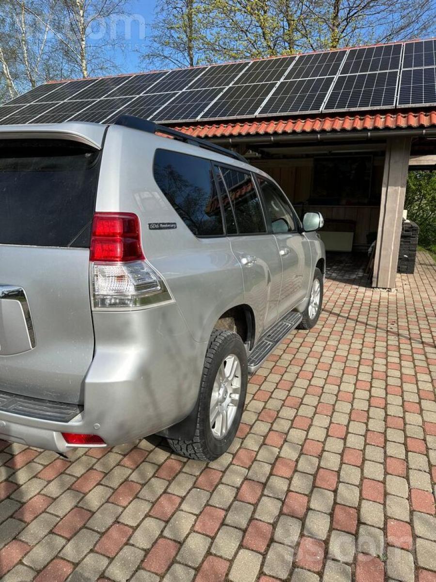Toyota Land Cruiser 2011 in Riga, with an engine capacity of 3.00 L and mileage of 199 thousand km for 20300 €, photo 6 on AUTOMOTO.COM.LV