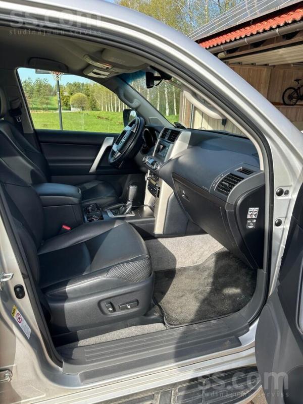 Toyota Land Cruiser 2011 in Riga, with an engine capacity of 3.00 L and mileage of 199 thousand km for 20300 €, photo 9 on AUTOMOTO.COM.LV