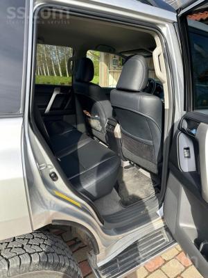 Toyota Land Cruiser 2011 in Riga, with an engine capacity of 3.00 L and mileage of 199 thousand km for 20300 €, photo 11 on AUTOMOTO.COM.LV