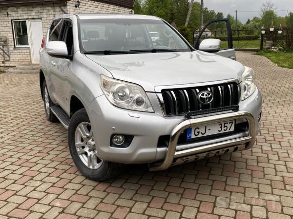 Toyota Land Cruiser 2011 in Aizkraukle, with an engine capacity of 3.00 L and mileage of 364 thousand km for 15000 €, photo 1 on AUTOMOTO.COM.LV
