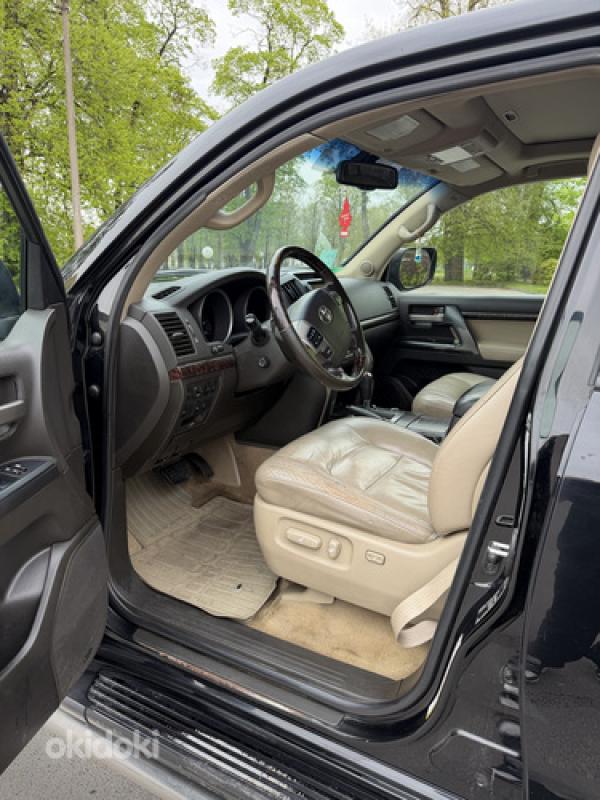 Toyota Land Cruiser 2011 in Johvi, with an engine capacity of 0.00 L and mileage of 385 thousand km for 23500 €, photo 6 on AUTOMOTO.COM.LV