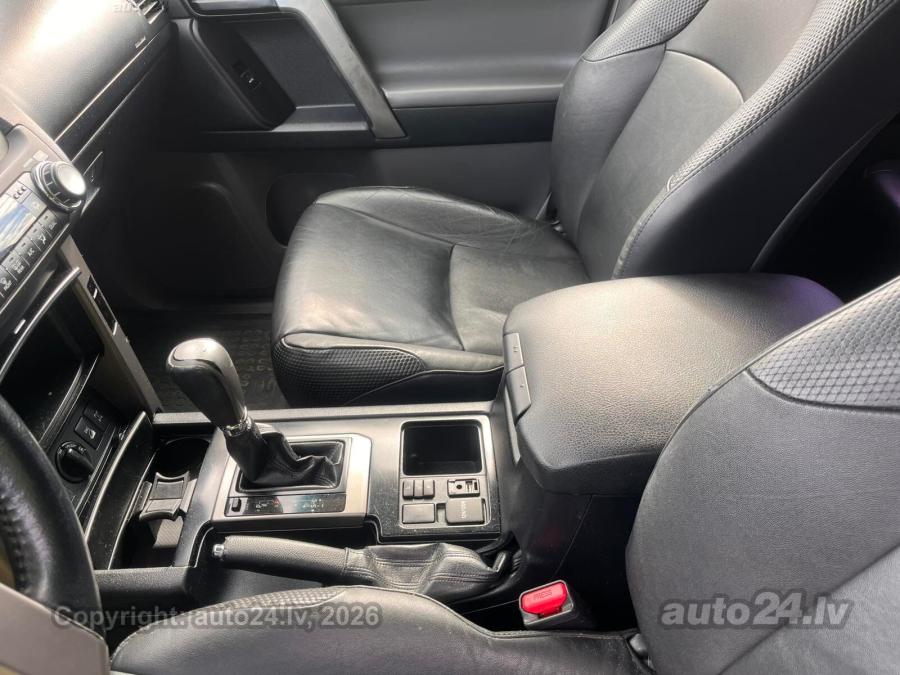 Toyota Land Cruiser 2011 Jehvi, ar dzinēja tilpumu 3.00 L un nobraukumu 218 tūkst. km par 19000 €, foto 4 vietnē AUTOMOTO.COM.LV