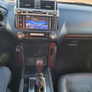 Toyota Land Cruiser 2014 Rīga, ar dzinēja tilpumu 3.00 L un nobraukumu 194 tūkst. km par 23500 €, foto 9 vietnē AUTOMOTO.COM.LV
