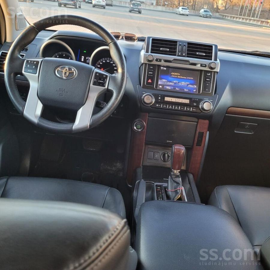 Toyota Land Cruiser 2014 Rīga, ar dzinēja tilpumu 3.00 L un nobraukumu 194 tūkst. km par 23500 €, foto 12 vietnē AUTOMOTO.COM.LV