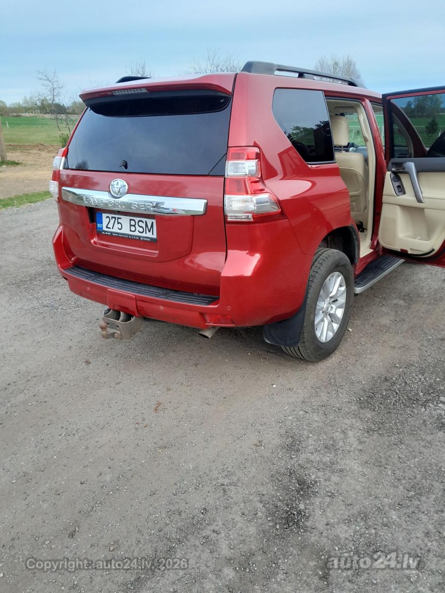 Toyota Land Cruiser 2016 Tallina, ar dzinēja tilpumu 2.80 L un nobraukumu 245 tūkst. km par 32000 €, foto 3 vietnē AUTOMOTO.COM.LV
