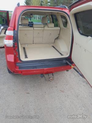 Toyota Land Cruiser 2016 Tallina, ar dzinēja tilpumu 2.80 L un nobraukumu 245 tūkst. km par 32000 €, foto 8 vietnē AUTOMOTO.COM.LV