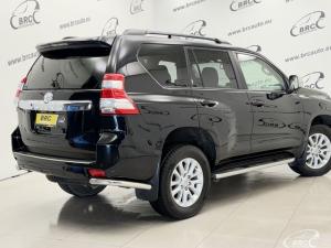 Toyota Land Cruiser 2016 in Vilnius, with an engine capacity of 2.76 L and mileage of 227 thousand km for 27000 €, photo 3 on AUTOMOTO.COM.LV