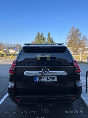 Toyota Land Cruiser 2018 Tallina, ar dzinēja tilpumu 2.80 L un nobraukumu 229 tūkst. km par 48000 €, foto 3 vietnē AUTOMOTO.COM.LV