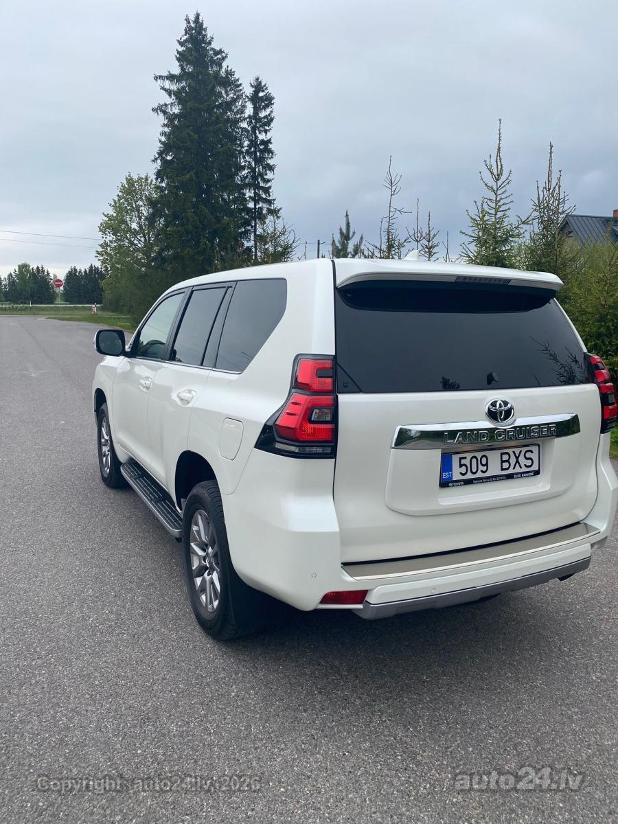 Toyota Land Cruiser 2018 Tallina, ar dzinēja tilpumu 2.80 L un nobraukumu 19 tūkst. km par 56999 €, foto 6 vietnē AUTOMOTO.COM.LV